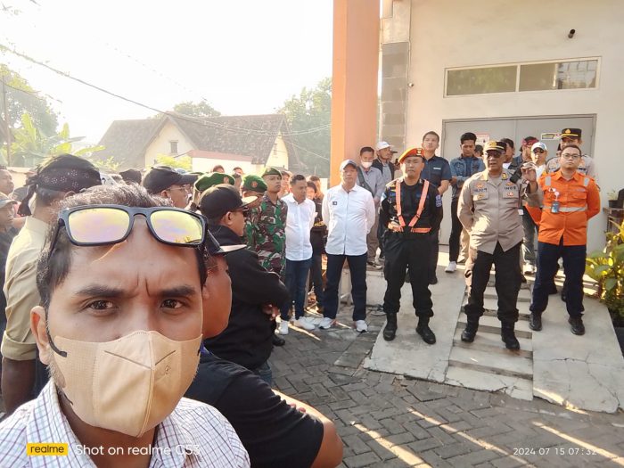 Selamatkan Aset Negara Secara Humanis, KAI Daop 8 Surabaya Tertibkan ... Selamatkan Aset Negara Secara Humanis, KAI Daop 8 Surabaya Tertibkan ...
