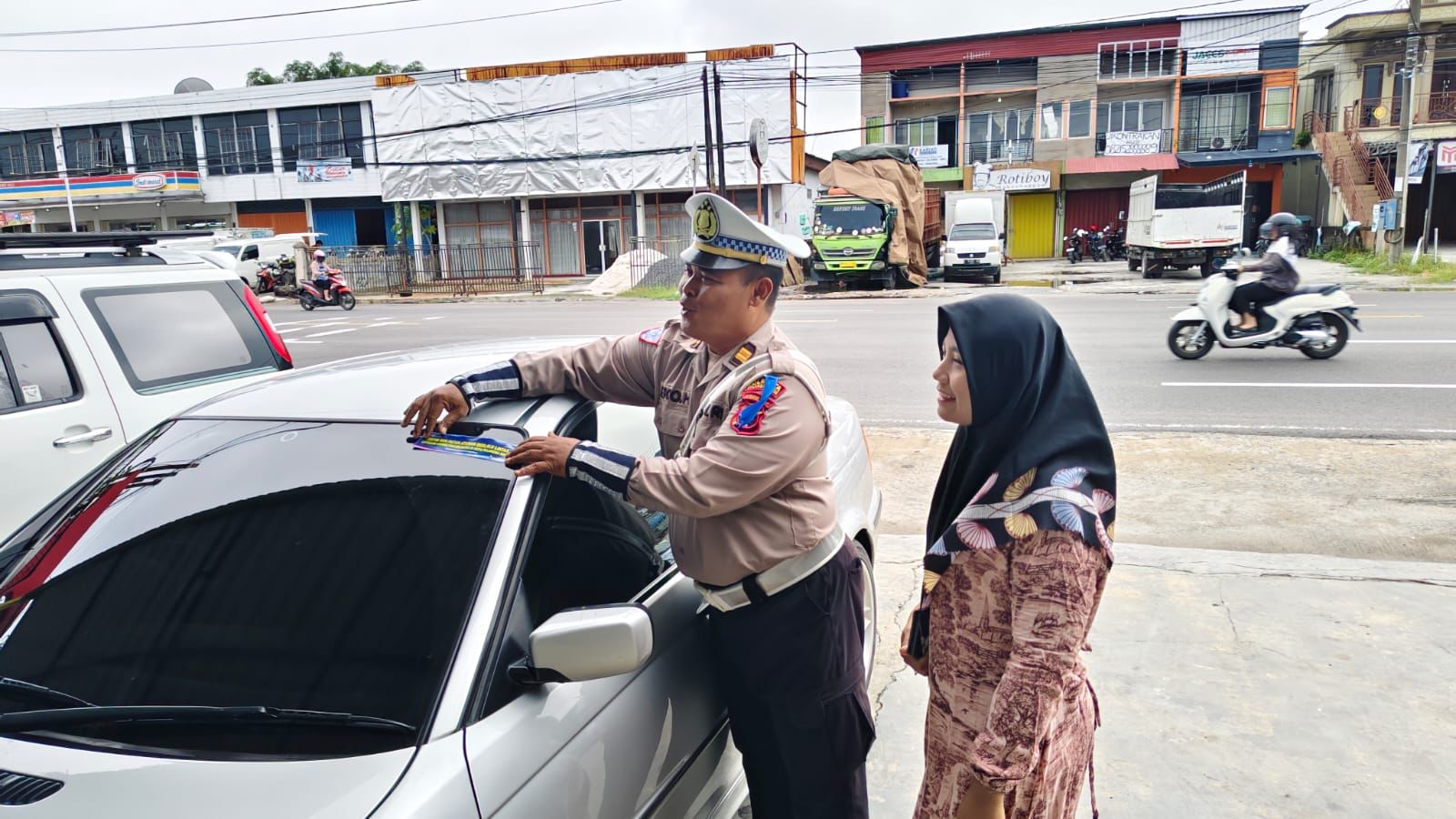 Satlantas Polresta Palangka Raya Sosialisasikan Ops Keselamatan Telabang 2025 di Agen J&T ...